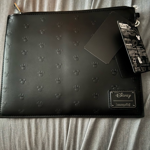 Loungefly | Bags | Loungefly Black Mickey And Minnie Head Clutch | Poshmark